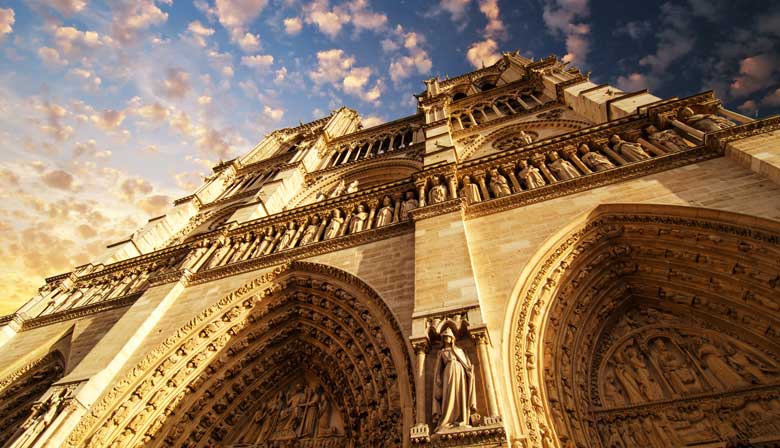Tour of Notre Dame cathedral and crypt - PARISCityVISION